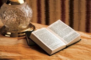 Los Géneros Literarios de la Biblia: Un Análisis – TeoNexus
